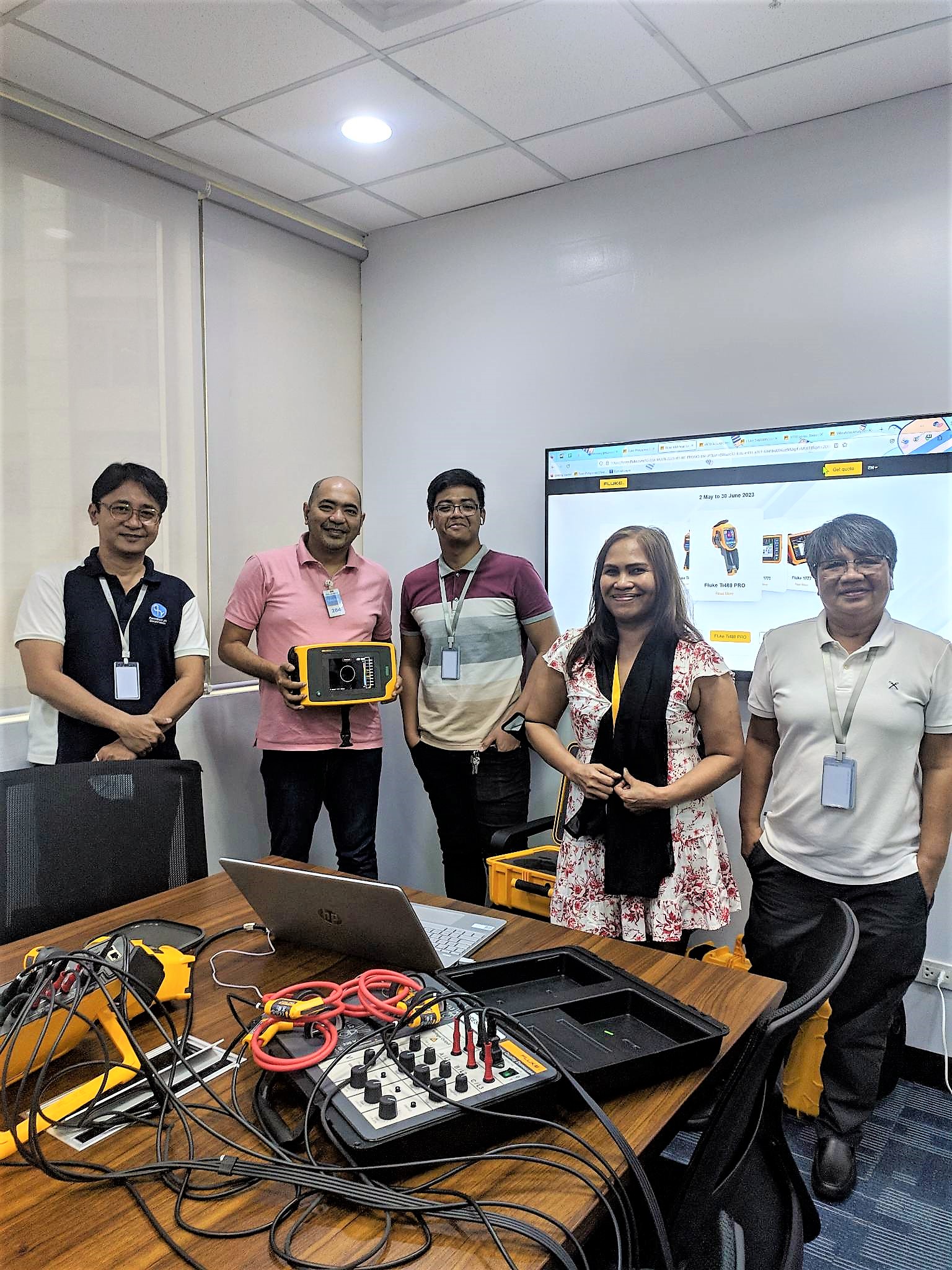 Vega Energy Services checking the Fluke Measurement Tools for Energy Management - Vega Energy ...