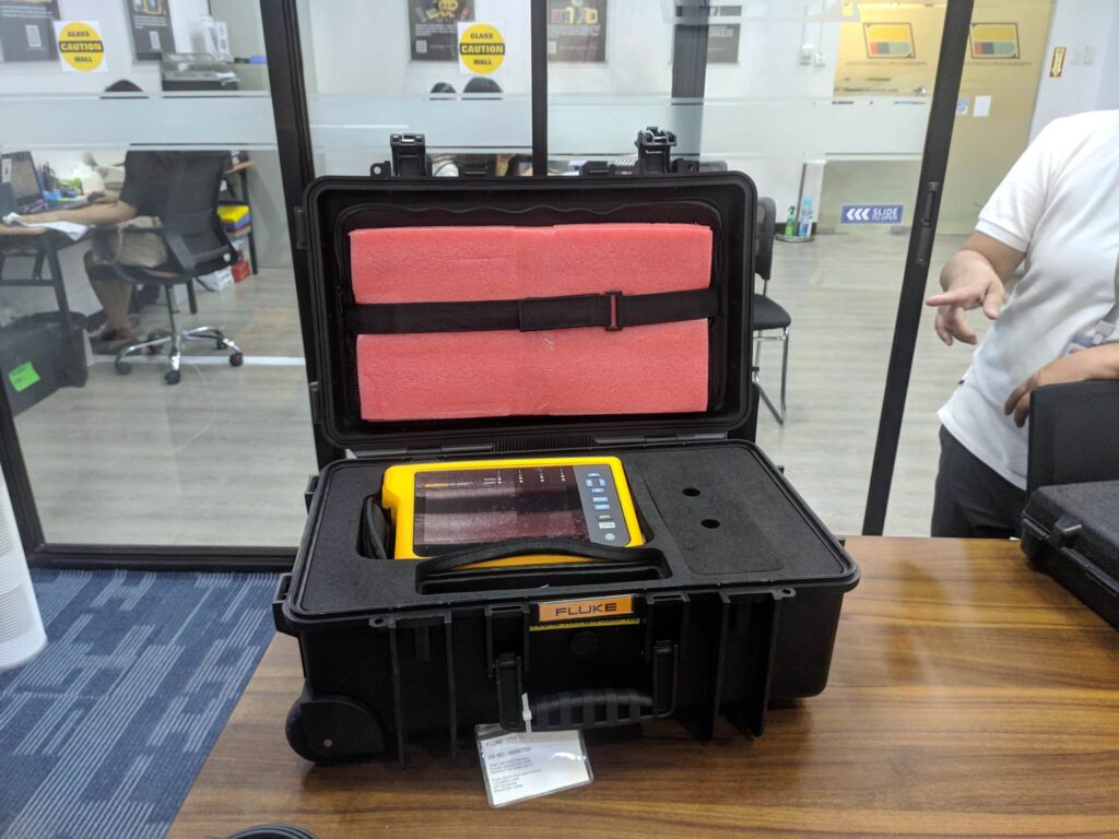 Vega Energy Services checking the Fluke Measurement Tools for Energy Management - Vega Energy ...